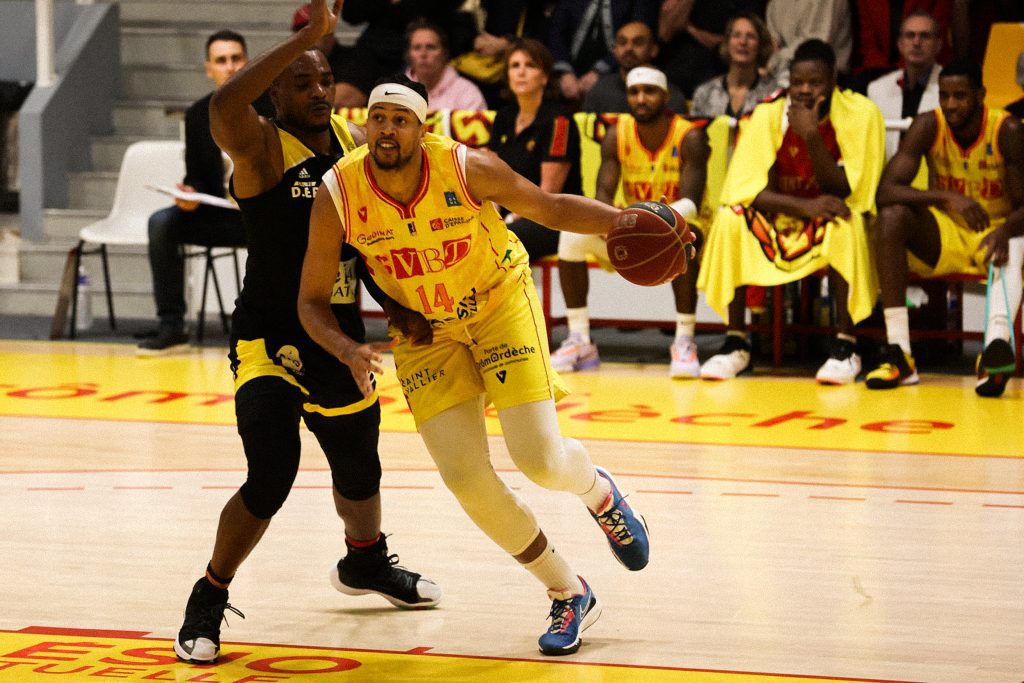 Le pivot Fabien PASCHAL rejoint les Knights ! - TMB | TMB